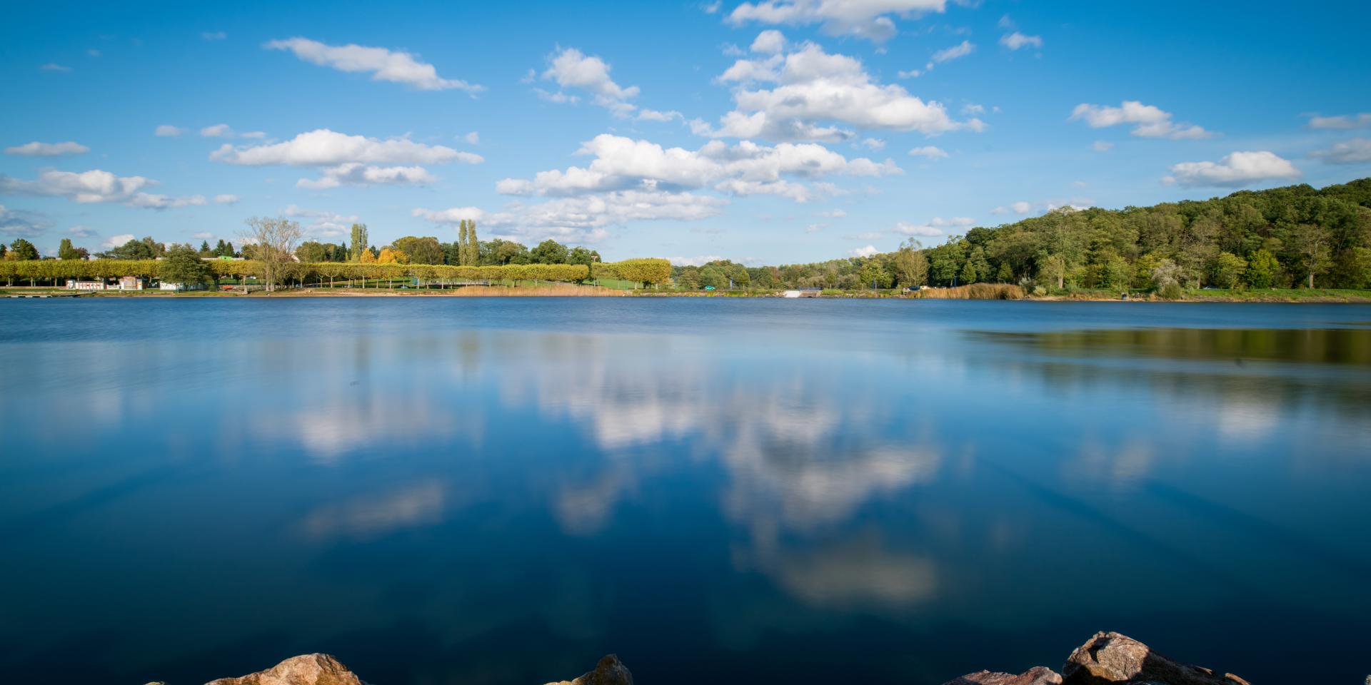 Le lac du Plessis, pour une pause sportive | Office de Tourisme Creusot ...
